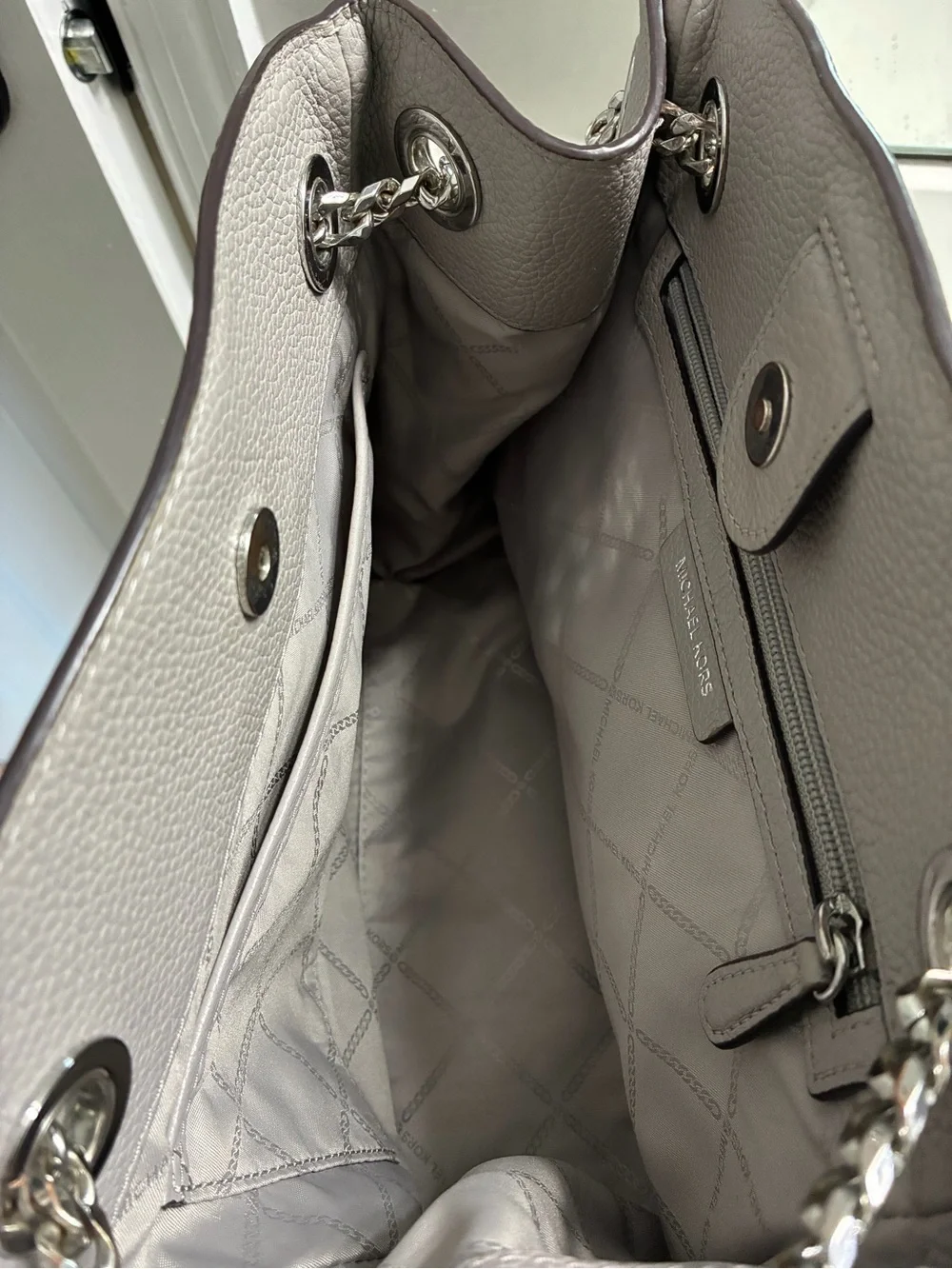 Michael Kors | Bags | Michael Kors Jet Set Pebbled Leather Shoulder Bag ...